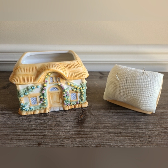 Vintage | Storage & Organization | Vintage Ceramic Cottage Cookie Jar ...